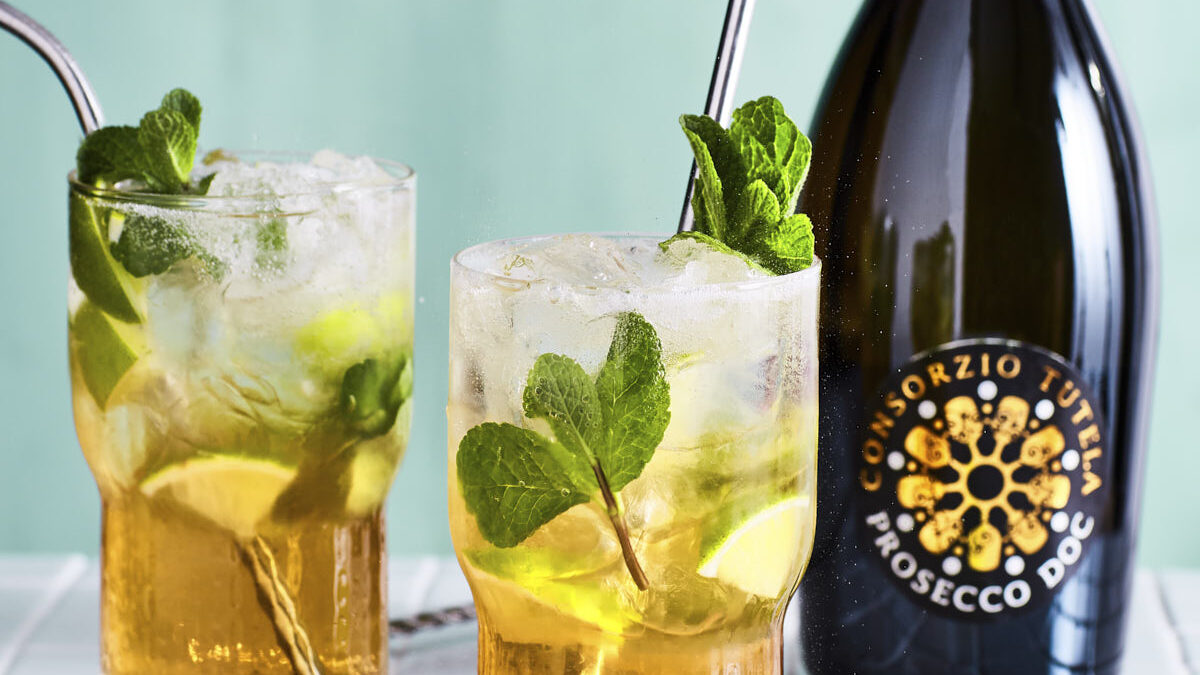 Zum Anstoßen: Prosecco DOC Rosé und Erdbeerspritz – PROSECCO DOC